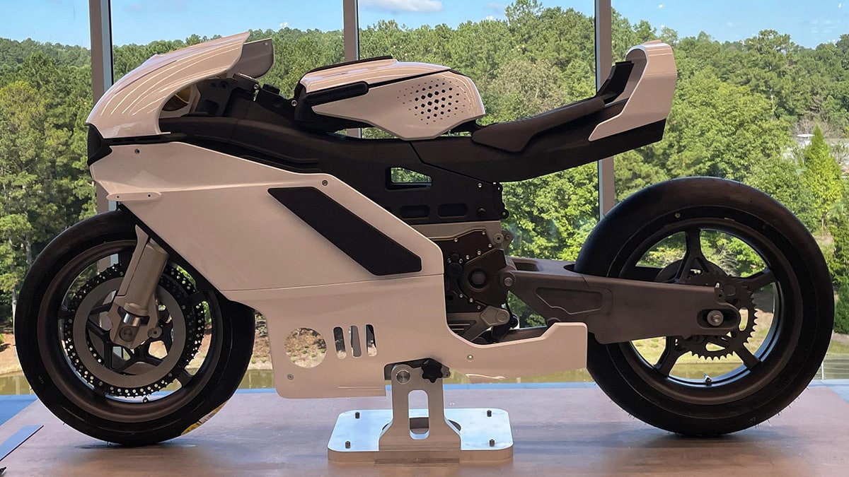 Pierre Terblanche bakt een Supermono - Motornieuws