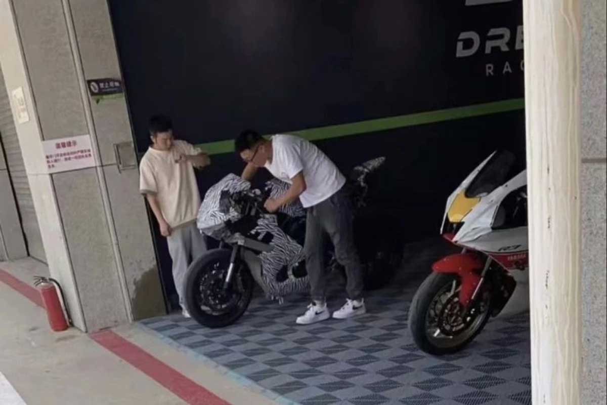 Oberdan Bezzi’s Kawasaki KLR 700 Baja - Motornieuws